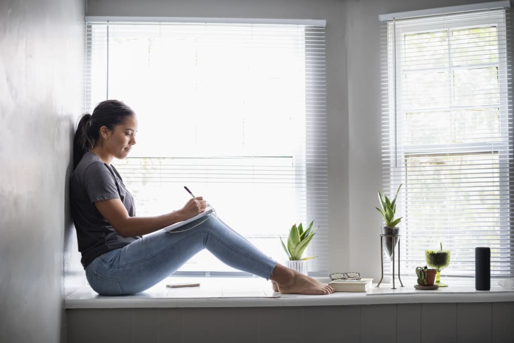 Compare Online MFA In Creative Writing Programs