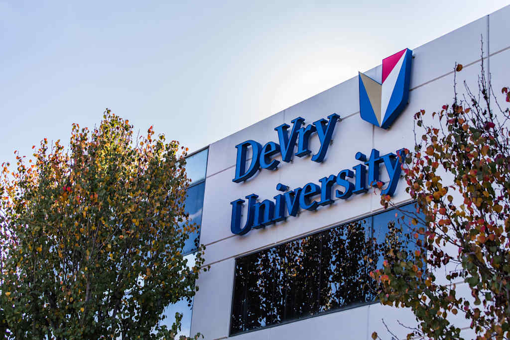 DeVry University Sues Department of Education | BestColleges
