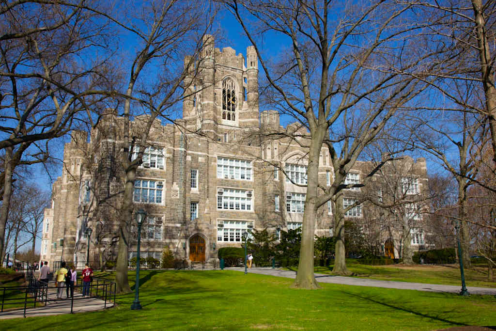 Fordham Omicron Booster Mandate Sparks Protests | BestColleges