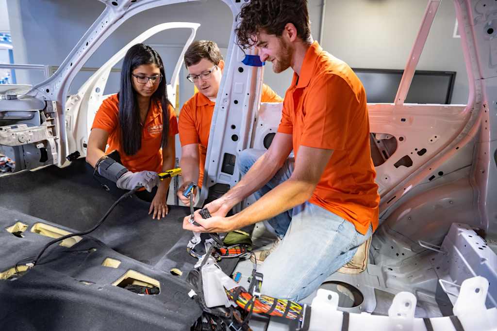 Clemson Launches Nation's First Bachelor of Science in Automotive ...