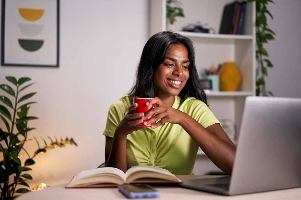 How to Get an Online Associate Degree in 6 Months | Guide