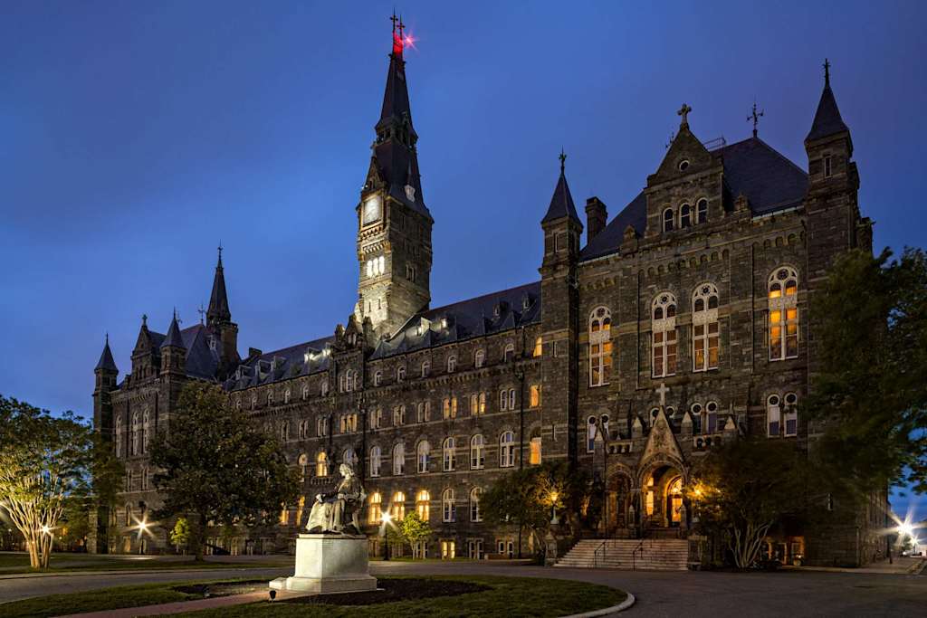 Elite Colleges Admit to Favoring Wealthy Families | BestColleges