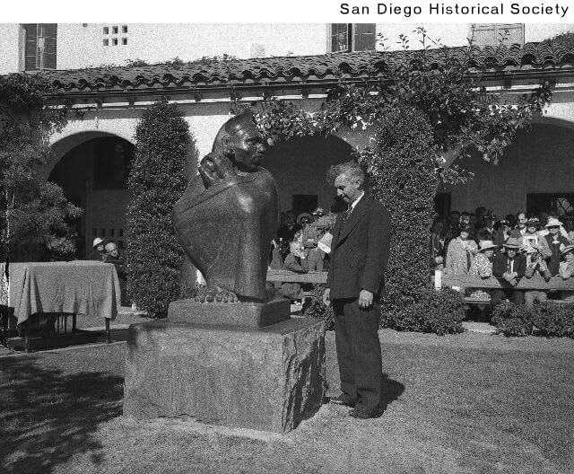 The 25 Most Amazing University Sculptures - GradSchoolHub