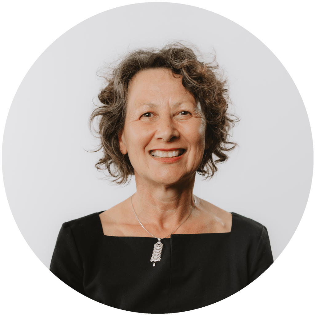 Dr Tui Summers