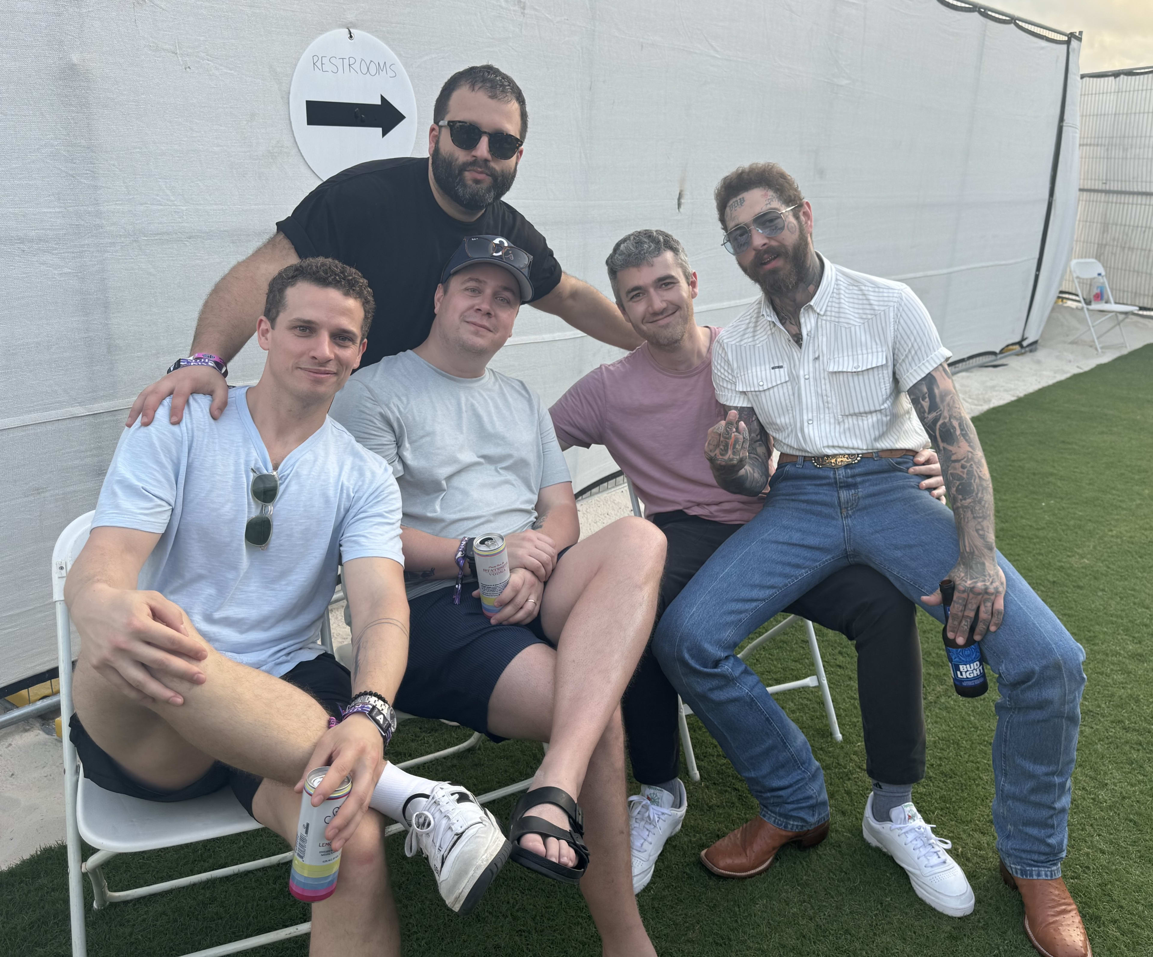 THIS IS A THREE-DAY WEEKEND GALLERY