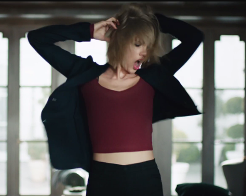 TAYLOR ROCKS OUT IN ROUND 2 WITH APPLE MUSIC
