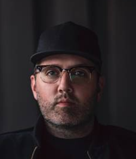 BUSBEE GETS BUSY WITH WARNERS