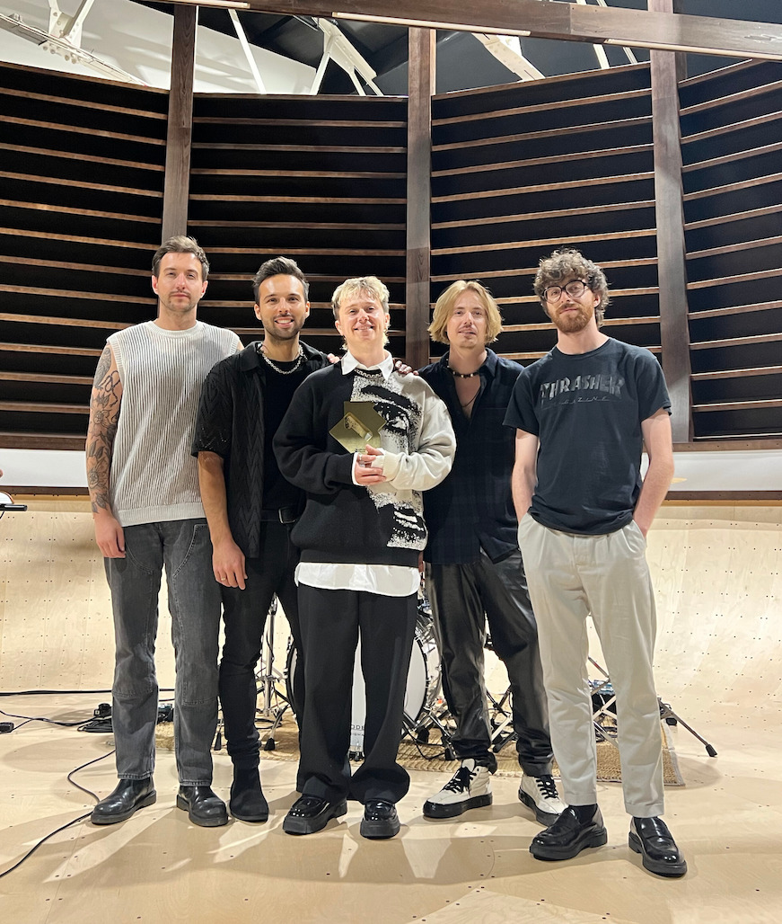 U.K. CHARTS: NOTHING BUT A #1