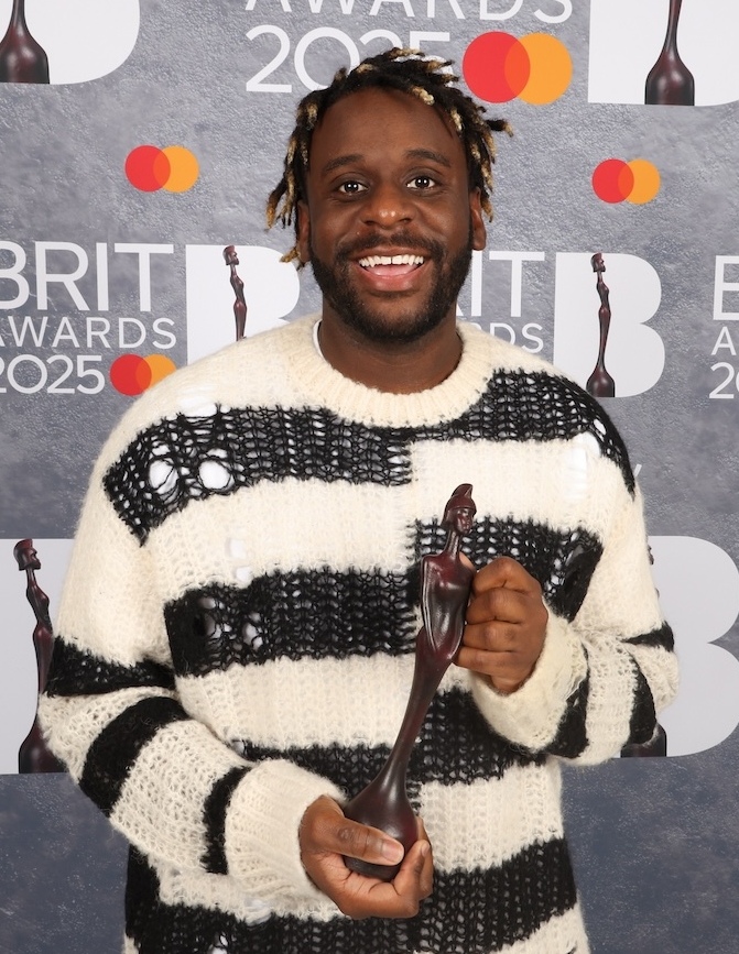 SMITH'S "STAR" KEEPS RISING WITH BRIT AWARD