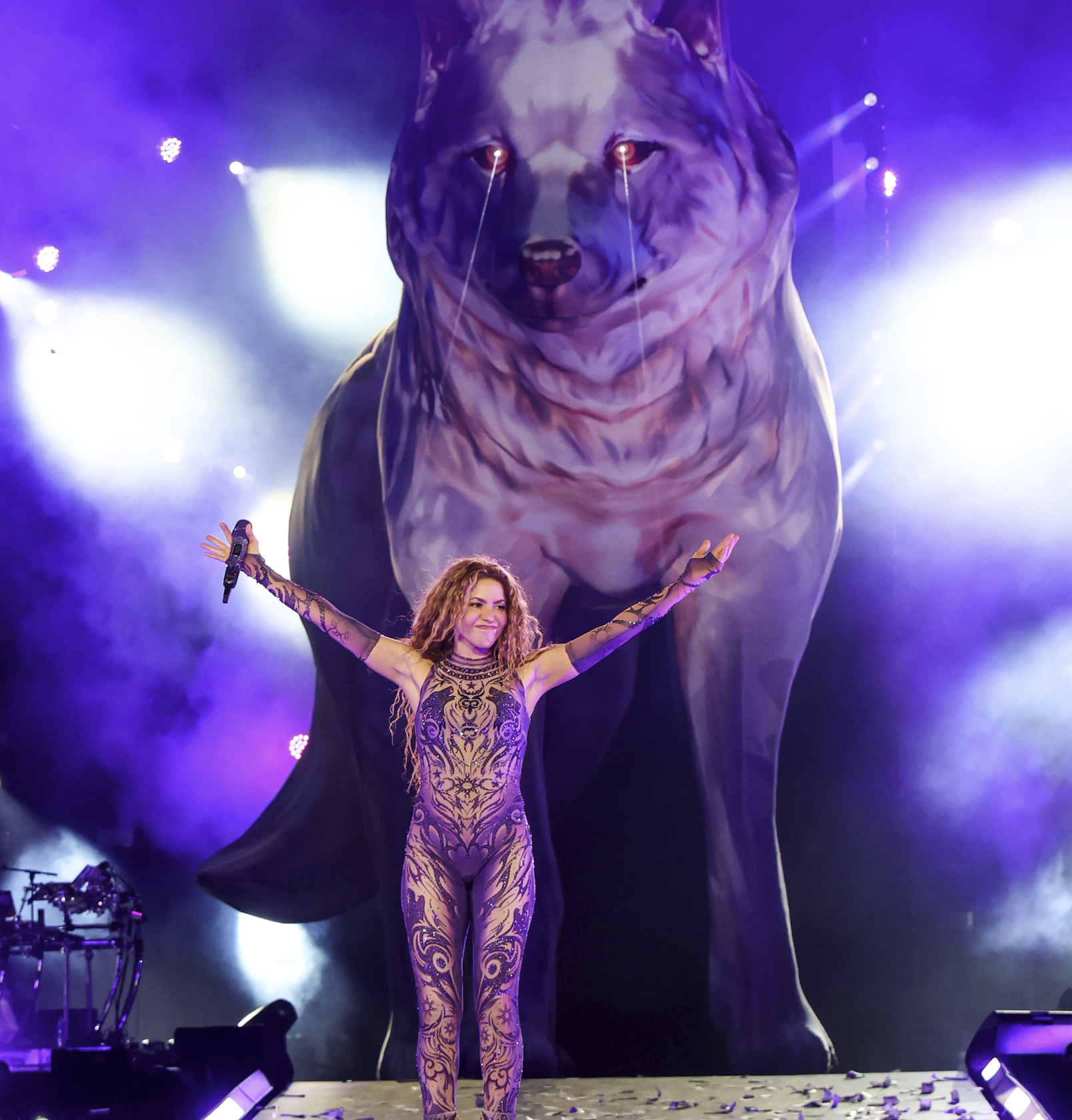 SHAKIRA KICKS OFF WORLD TOUR