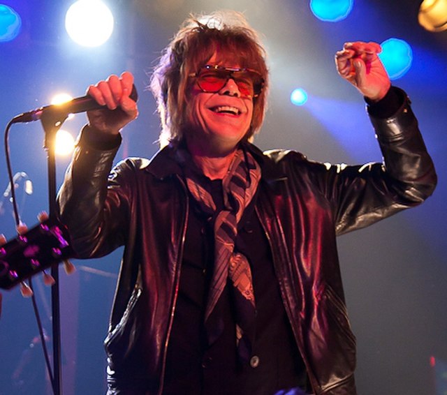 DAVID JOHANSEN, FRONTMAN OF NEW YORK DOLLS, DIES AT 75