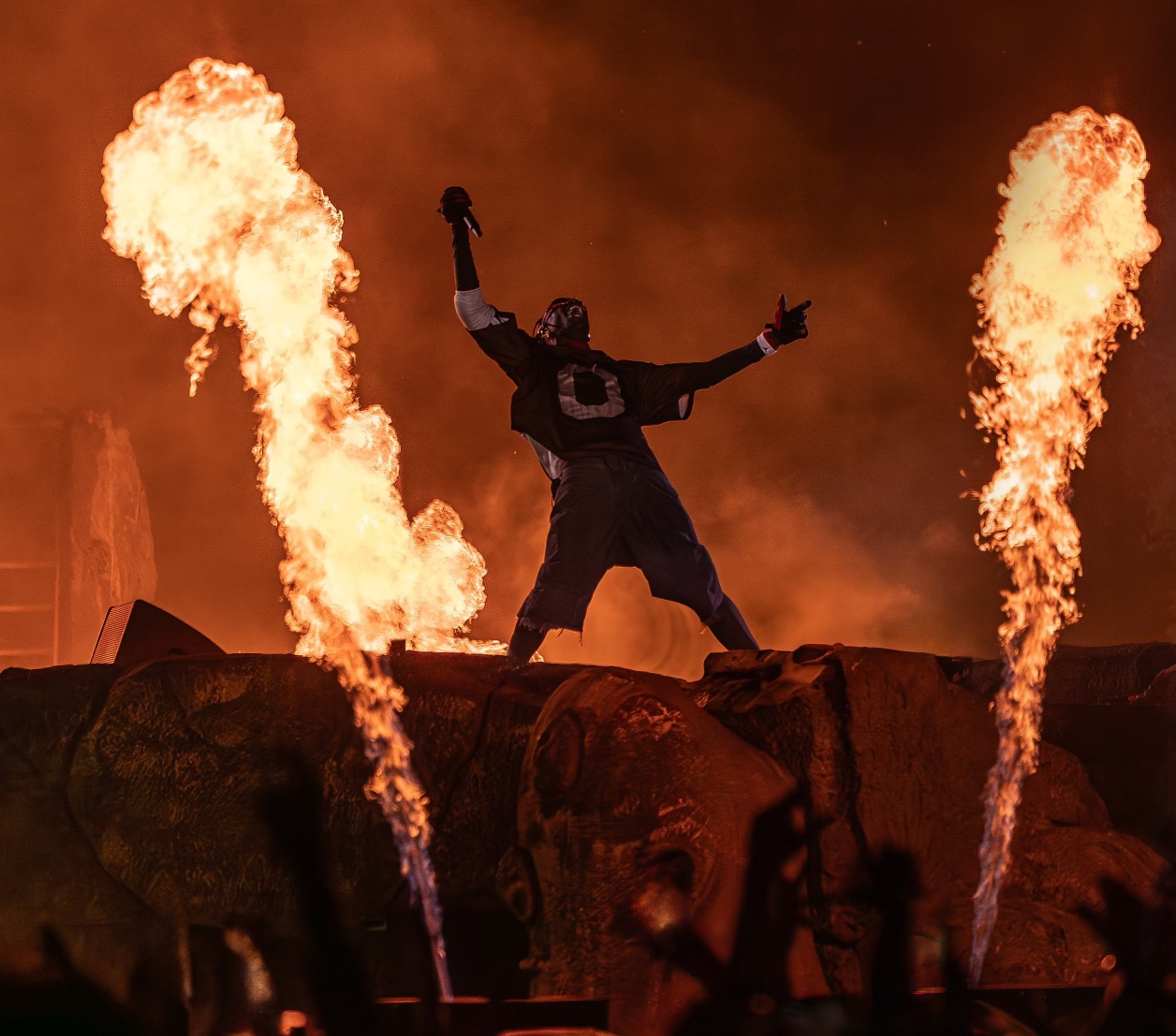 TRAVIS SCOTT PLOTS GLOBAL FALL STADIUM SHOWS