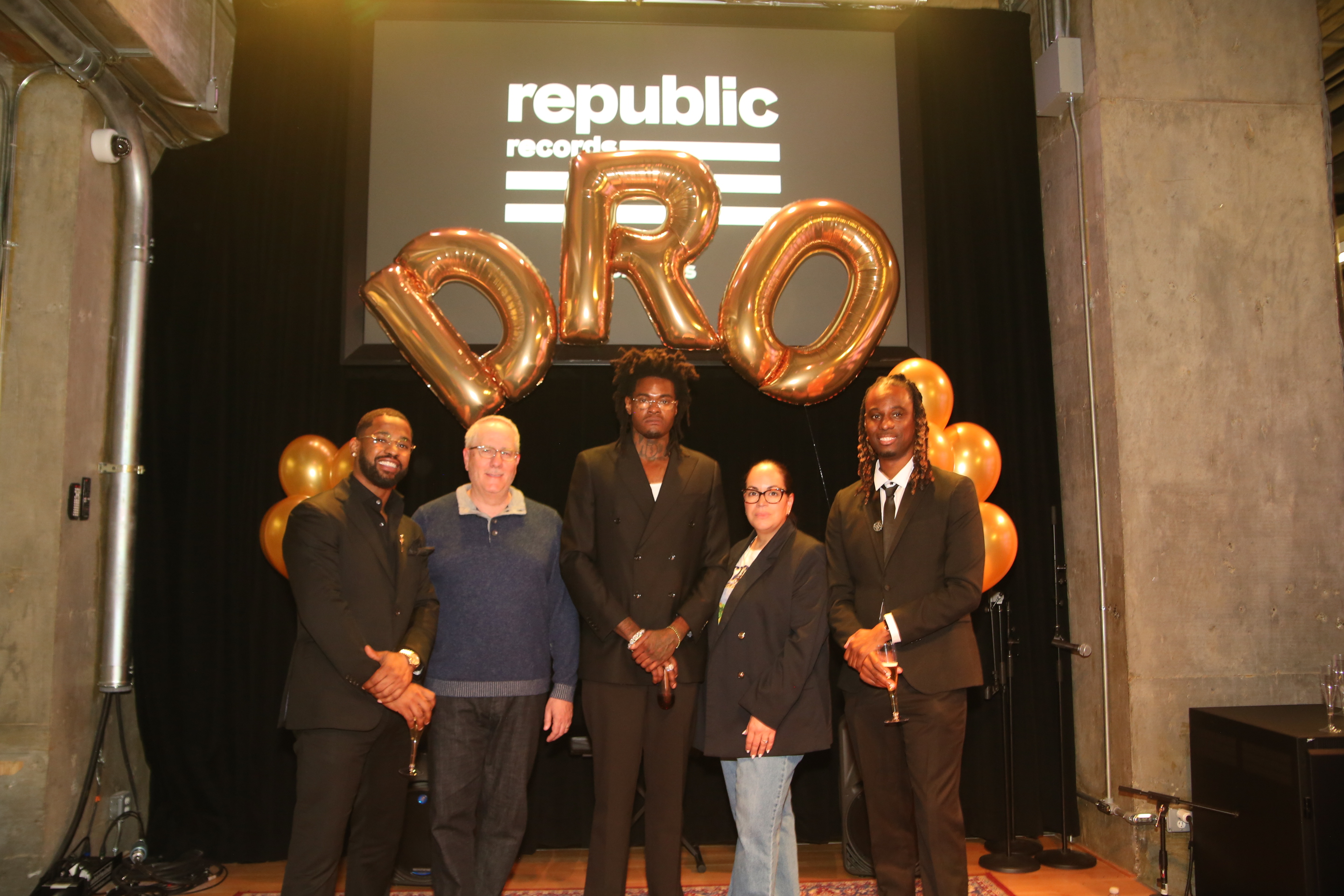 REPUBLIC PLUGGS IN WITH MEXIKODRO DEAL