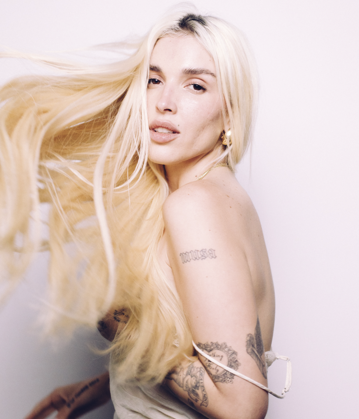 Elena Rose Announces First U.S. Headlining Tour