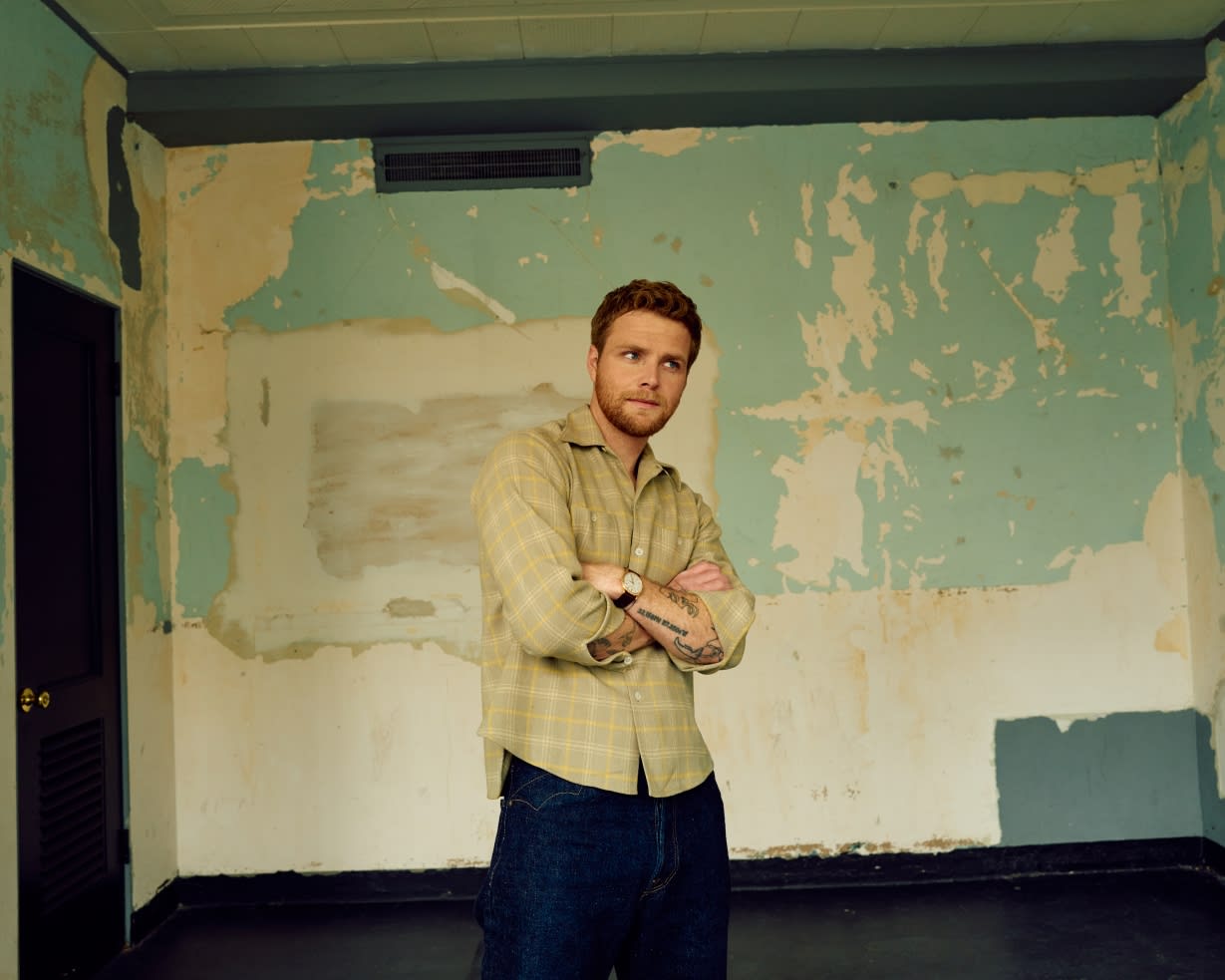 Alex Warren Straps in for Next Cycle With "Passenger"; Album Due Aug. 28