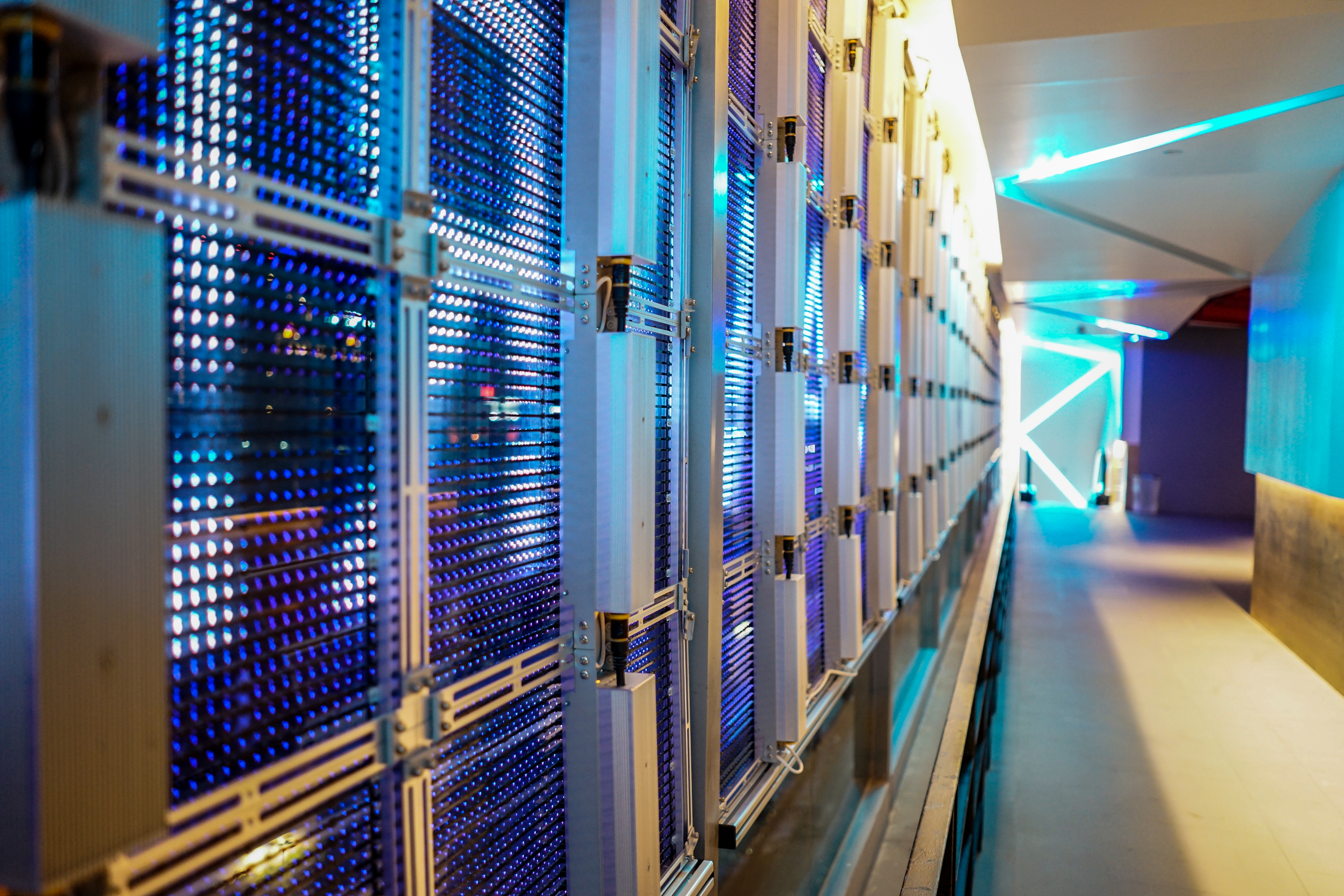 Power Redundancy in Data Centers: Why It Matters and How to Calculate It