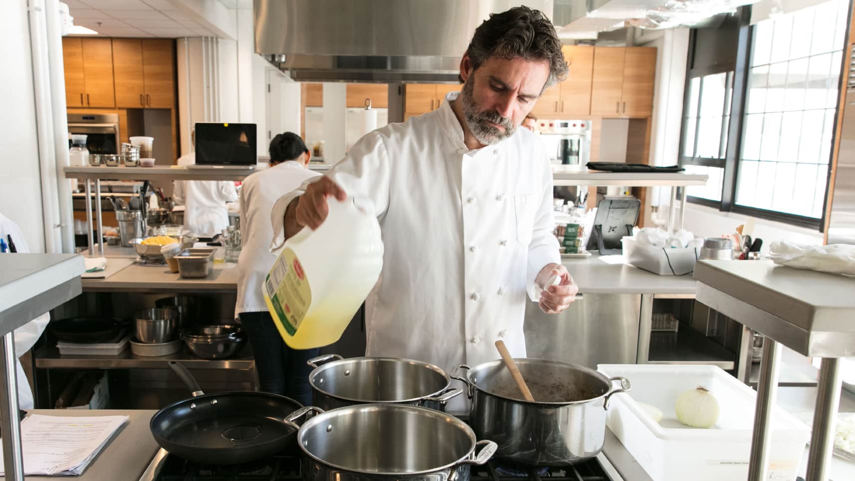 Shimmer, Deep-Fry, and Smoke: How Oil Behaves at Different Temperatures ...