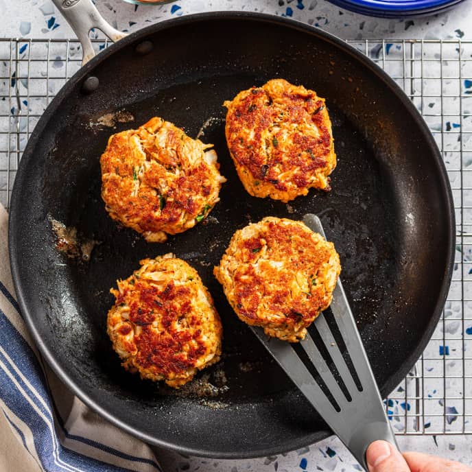 how to cook crab cakes in skillet