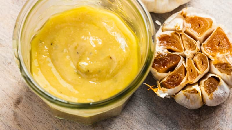 This Creamy Roasted Garlic Dressing Doesn’t Contain Any Cream | America ...
