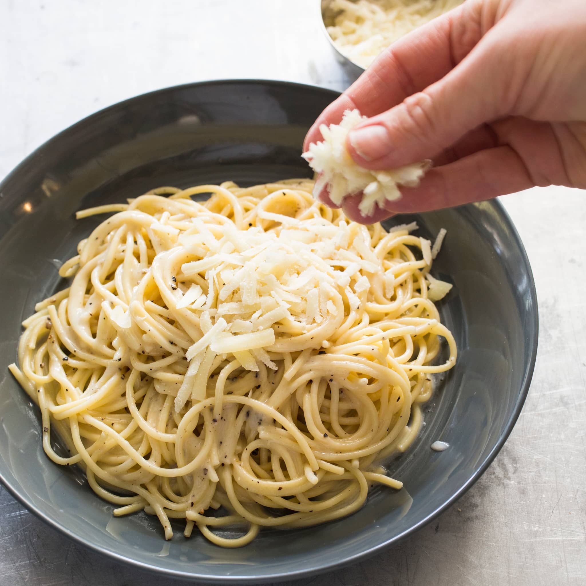 Spaghetti with Pecorino Romano and Black Pepper (Cacio e Pepe ...