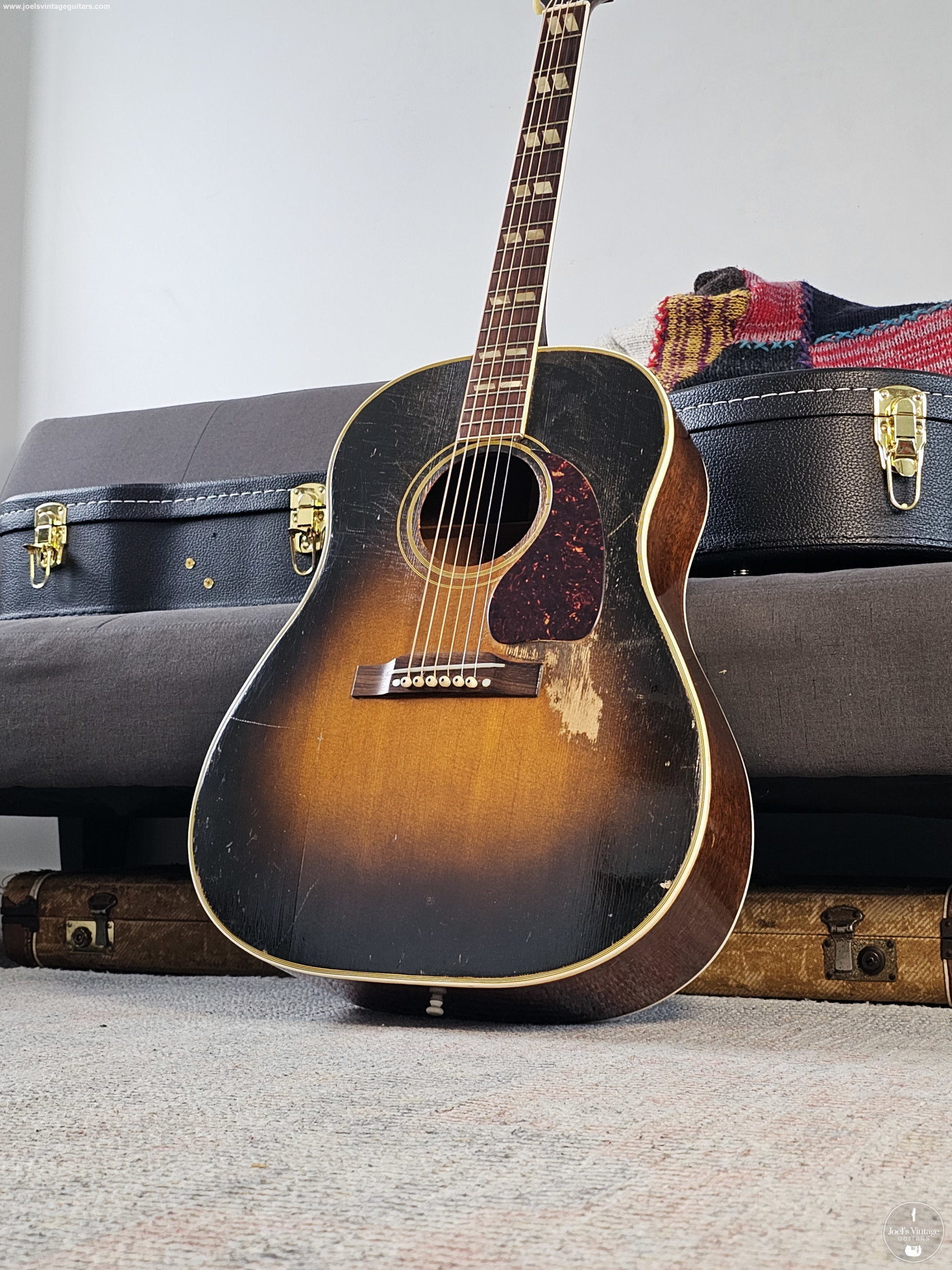 Joel's Vintage Guitars | Gibson Southern Jumbo 1952 Sunburst