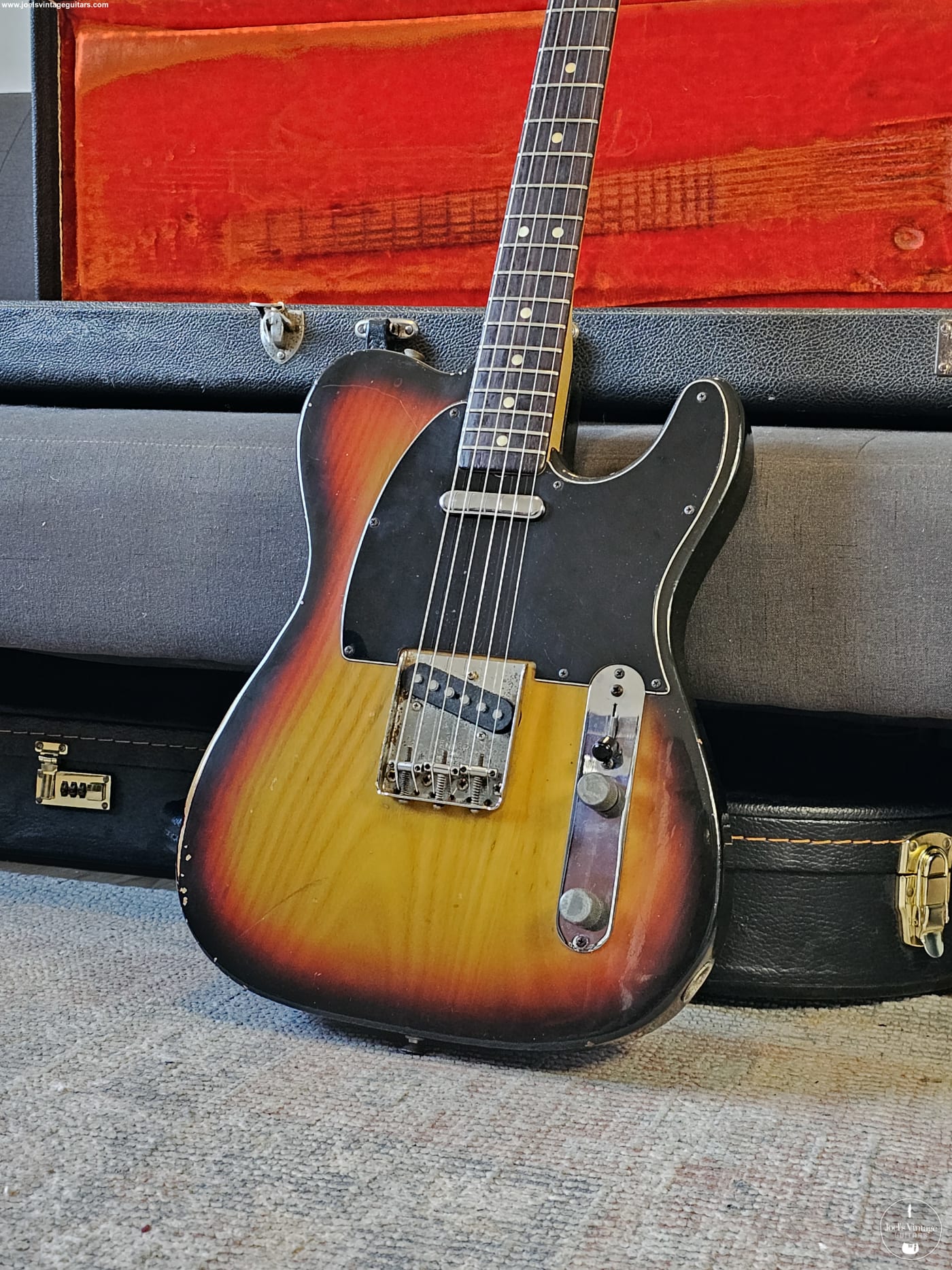 Joel's Vintage Guitars | Fender Telecaster 1976 Sunburst w Ash Body