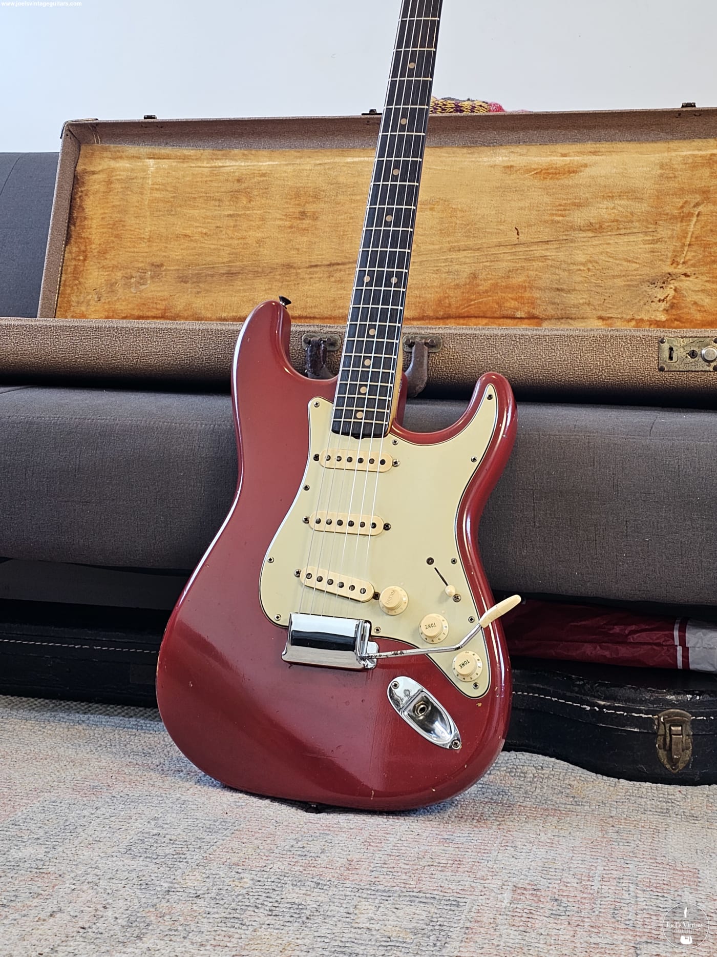 Joel's Vintage Guitars | Fender Stratocaster 1962 Slab-board Refinish