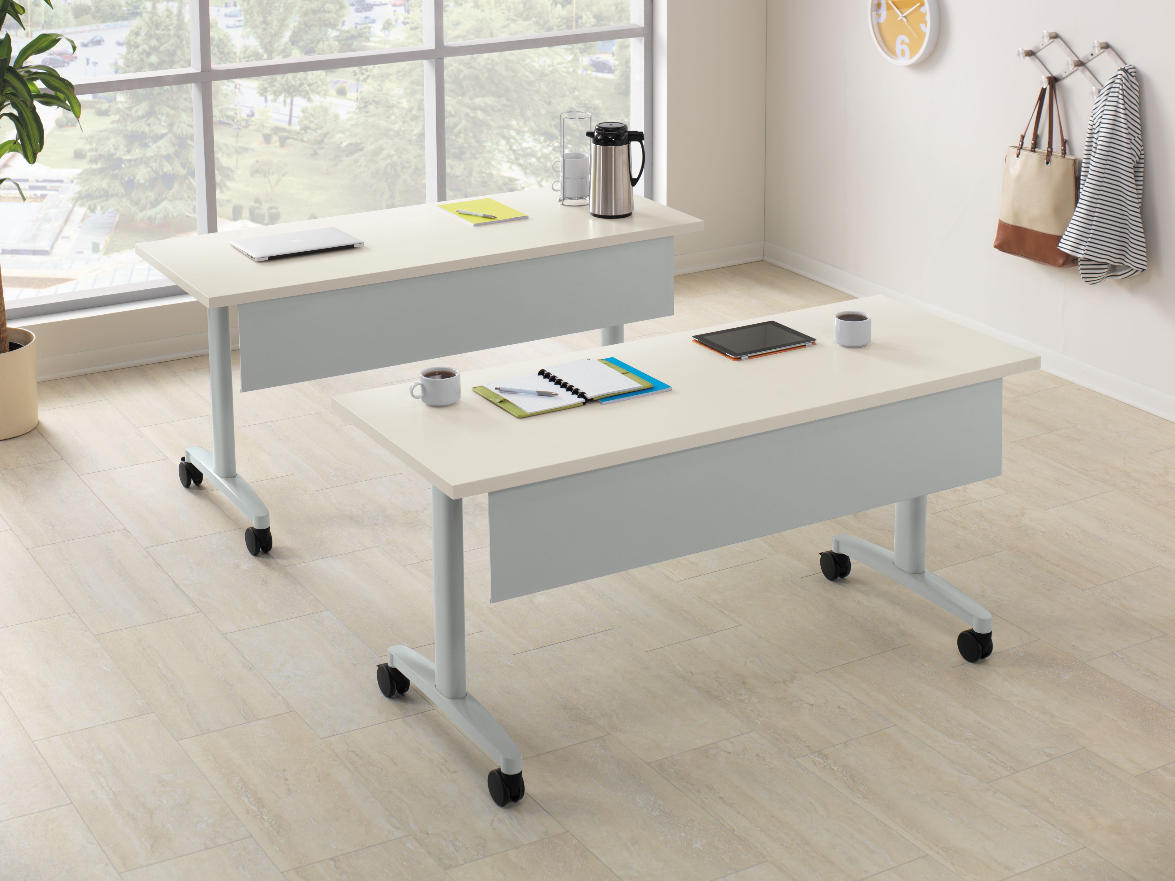 HON-HuddleTables-HMBFLIP24L-500-001 | HON Office Furniture