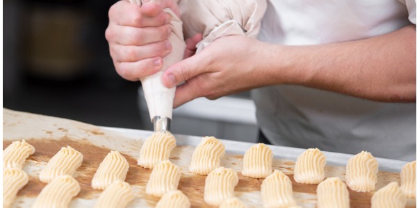 What does a pastry sous chef do? - CareerExplorer
