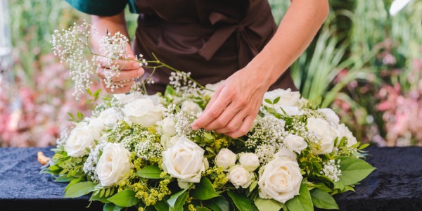 What does a florist do? - CareerExplorer