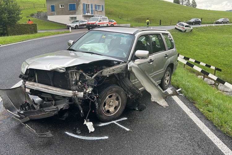 Ricken SG - Unfall auf der Gegenfahrbahn