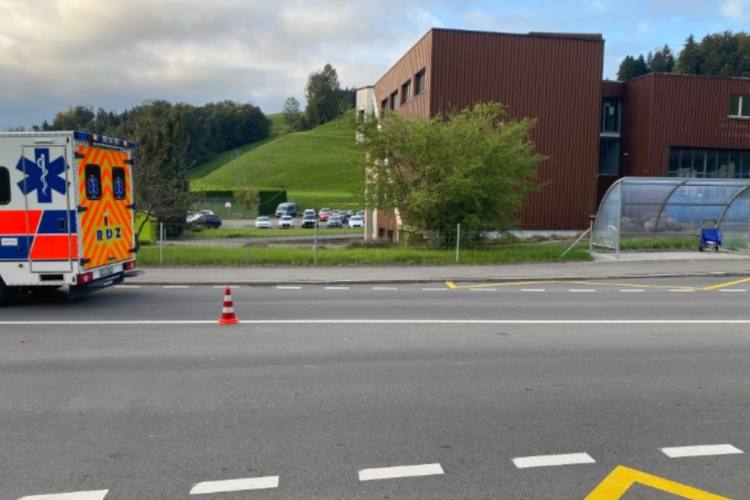 Neuheim ZG - 7-jähriges Kind von Lieferwagen angefahren und erheblich verletzt