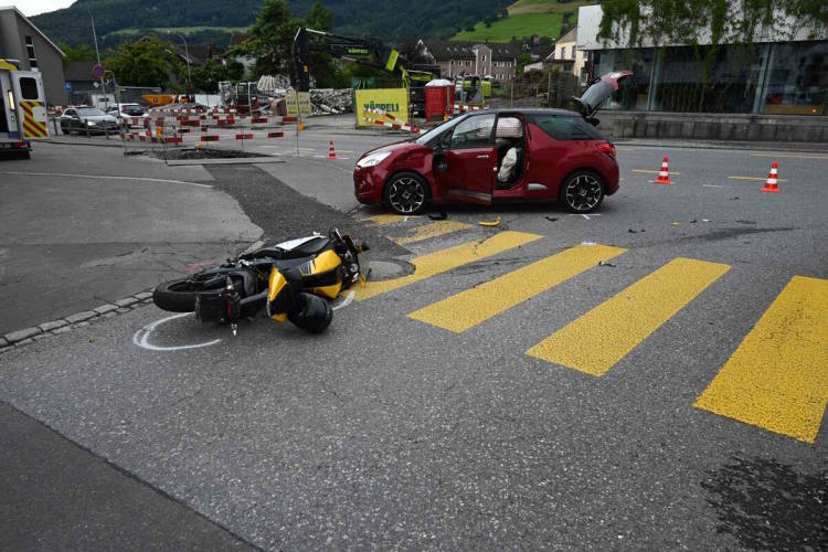 Grabs SG - Motorradfahrer (17) bei Unfall verletzt