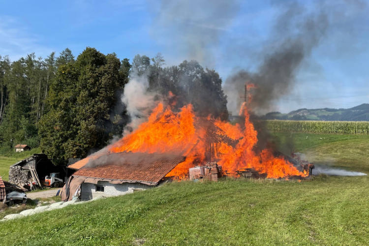 Einigen BE – Brandermittlungen nach Scheunenbrand abgeschlossen