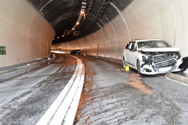 Unfall auf der A13 bei Andeer GR – Fünf Verletzte nach Frontalkollision in Tunnel