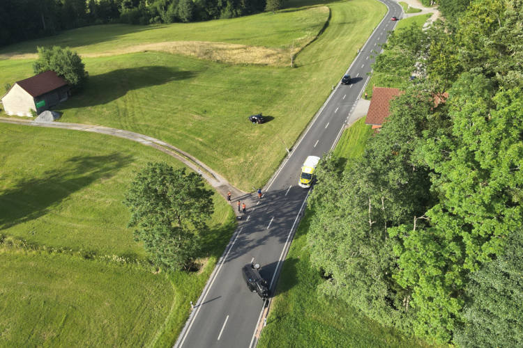 Unfall in Ricken SG – Zwei Autos kollidieren frontal