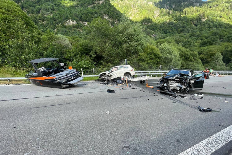 A13 Mesocco GR – Drei Personen bei Unfall verletzt