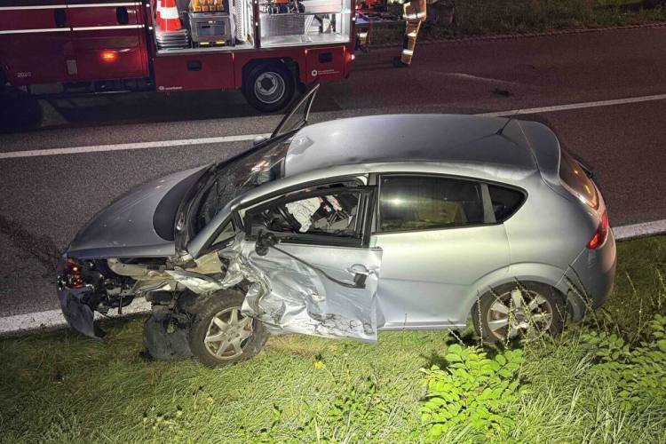 Rietheim AG – Frau bei Unfall im Auto eingeklemmt