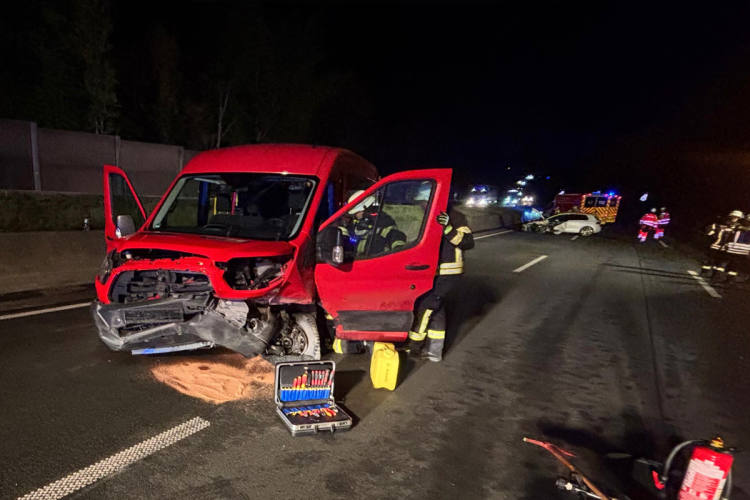 A3 Bad Honnef NW – Sieben Verletzte bei Unfall von zwei Pkw