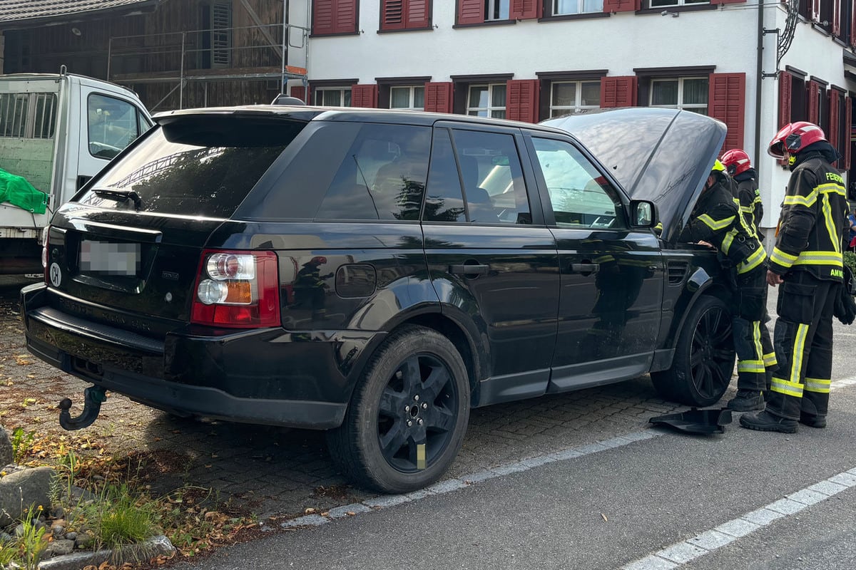 Auto Qualmt Kurz Nach Dem Start
