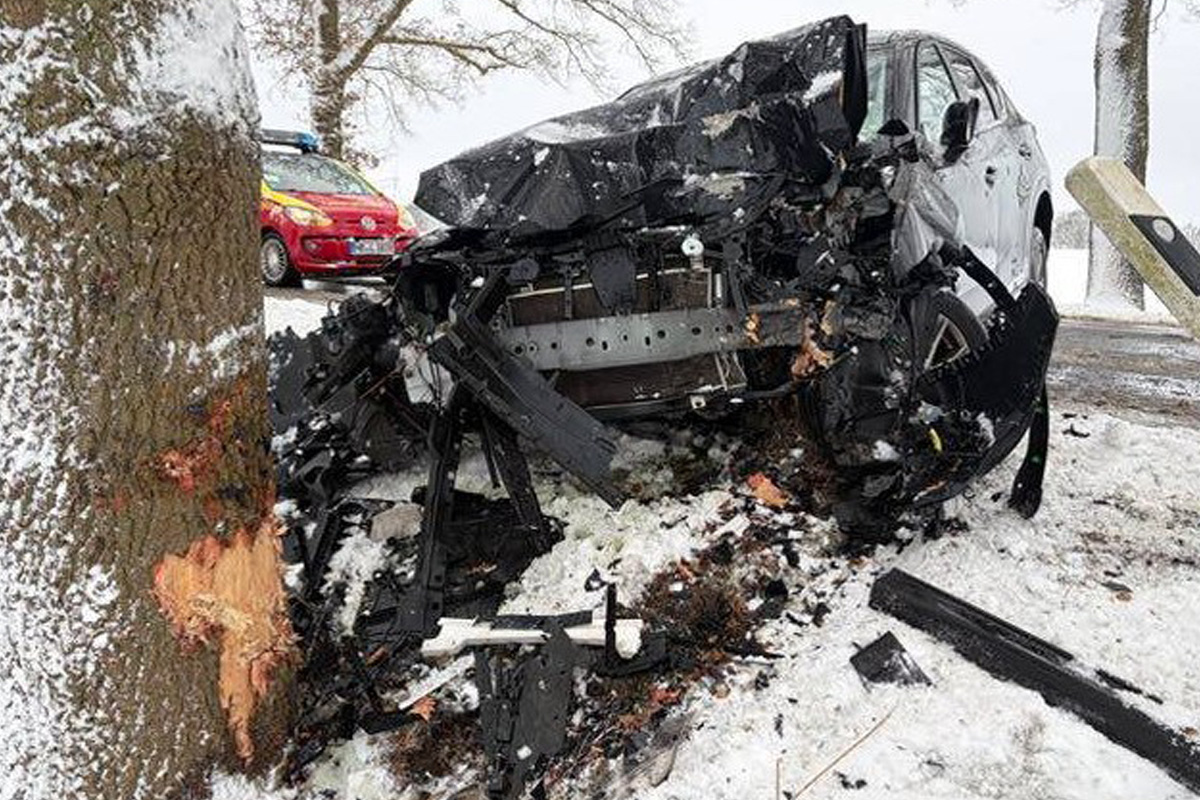 Gyhum – 34-Jähriger nach Unfall bei Glätte schwer verletzt