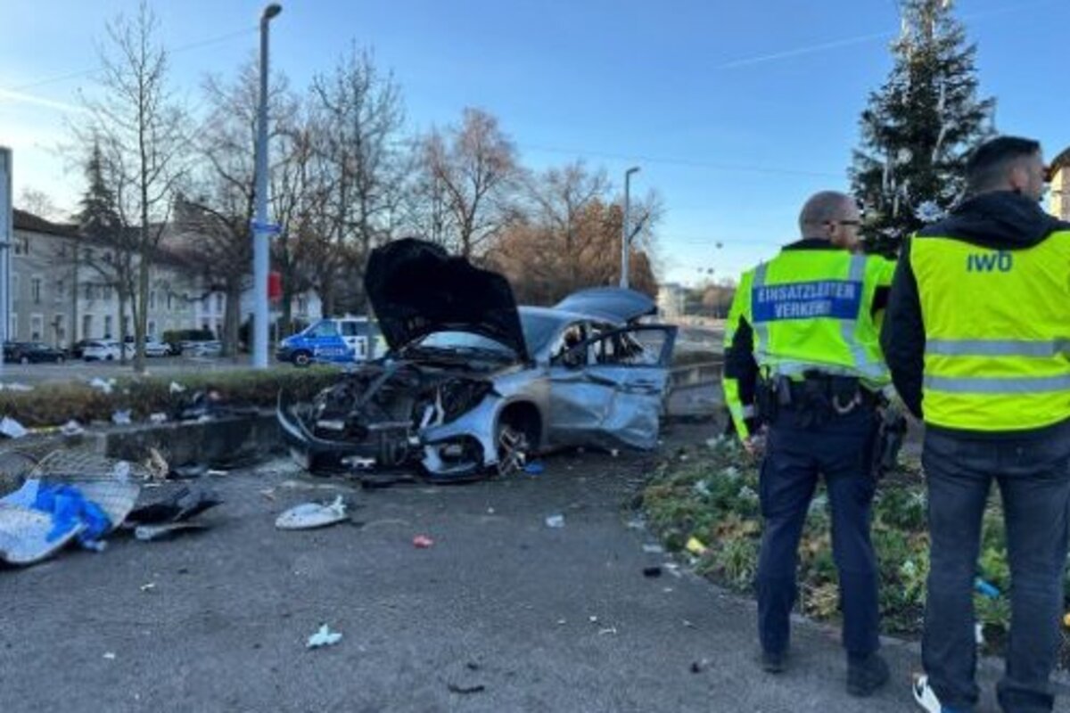 Schwerer Unfall in Basel - Mann lebensbedrohlich verletzt