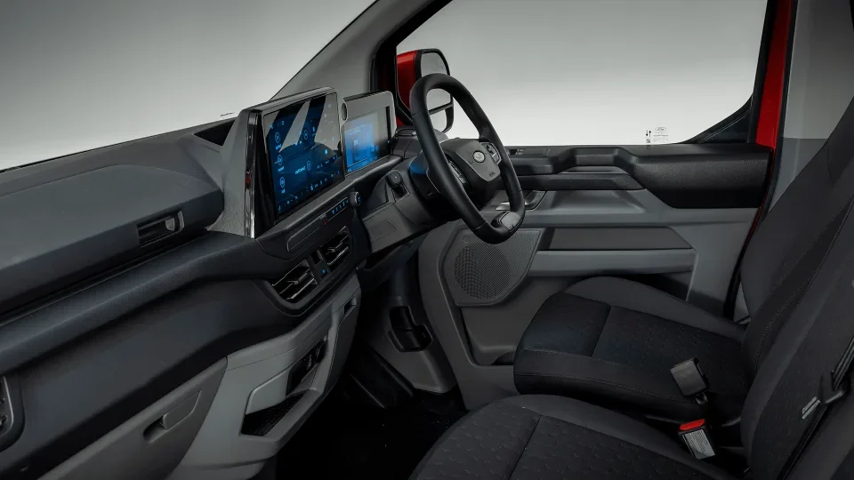 Ford Transit Custom Medium Van 340 L2 FWD 2.5 PHEV 232ps H1 Kombi Trend ...