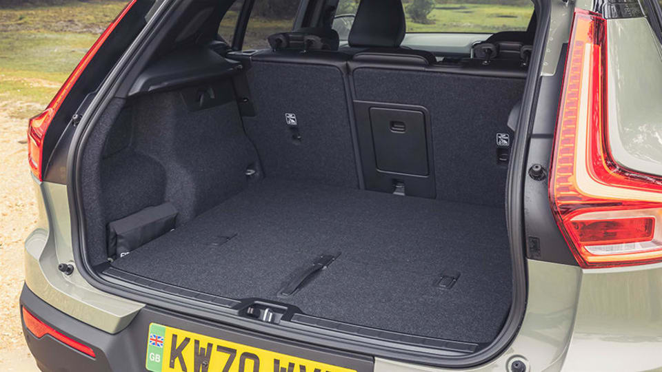 Volvo XC40 Estate 1.5 T4 Recharge PHEV Plus Dark 5dr Auto Lease ...