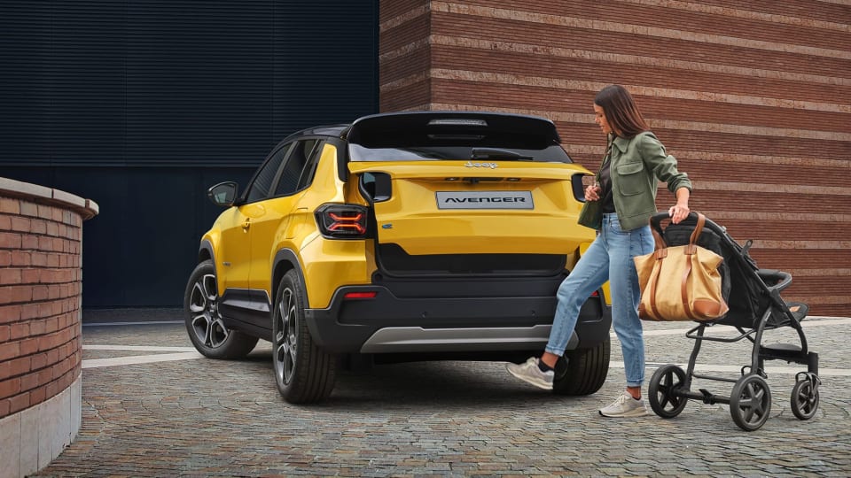 Jeep Avenger SUV 115kW Summit 54kWh 5dr Auto Lease - Select Car Leasing