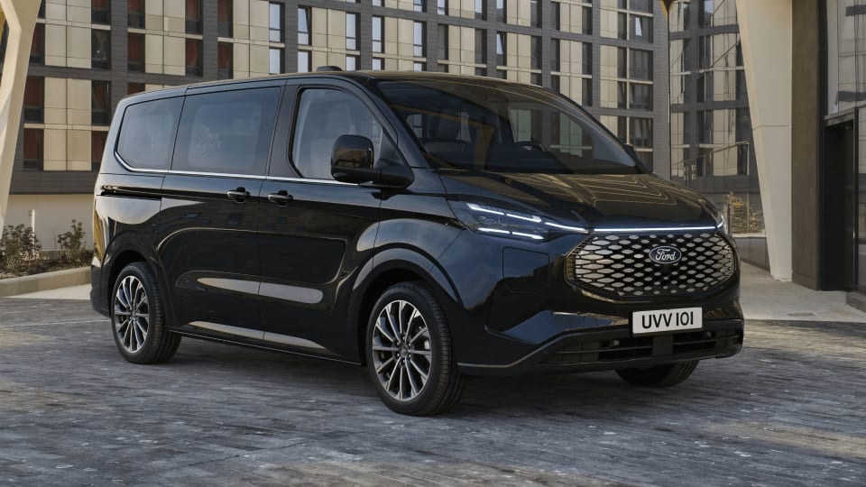 Ford Tourneo Custom Medium Van 340 L2 RWD 160kW 65kWh H1 Titanium 8 ...