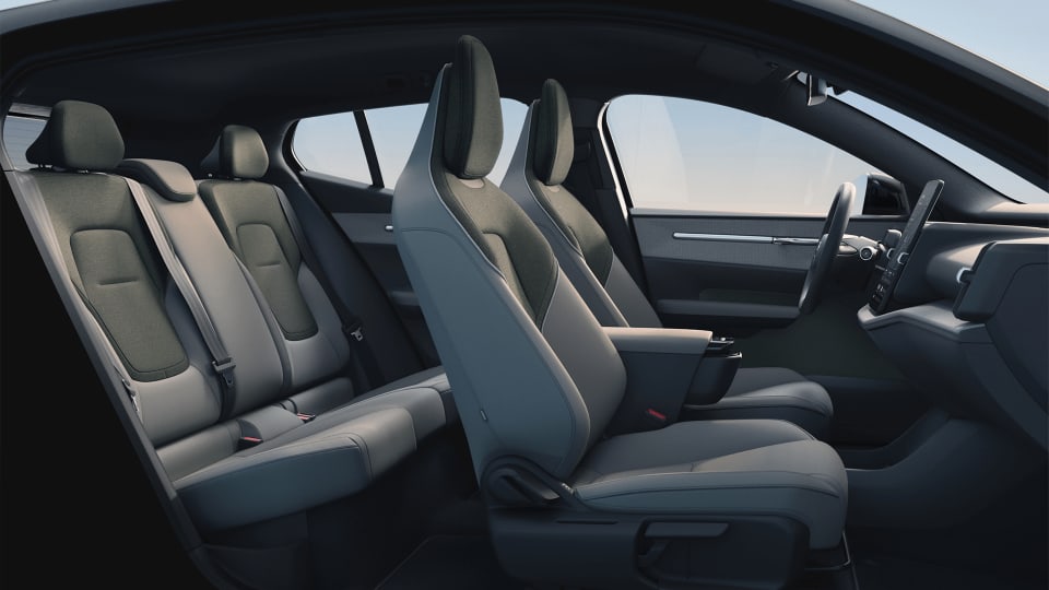 Volvo EX30 SUV 200kW Single Motor Plus 51kWh 5dr Auto Lease - Select Car Leasing