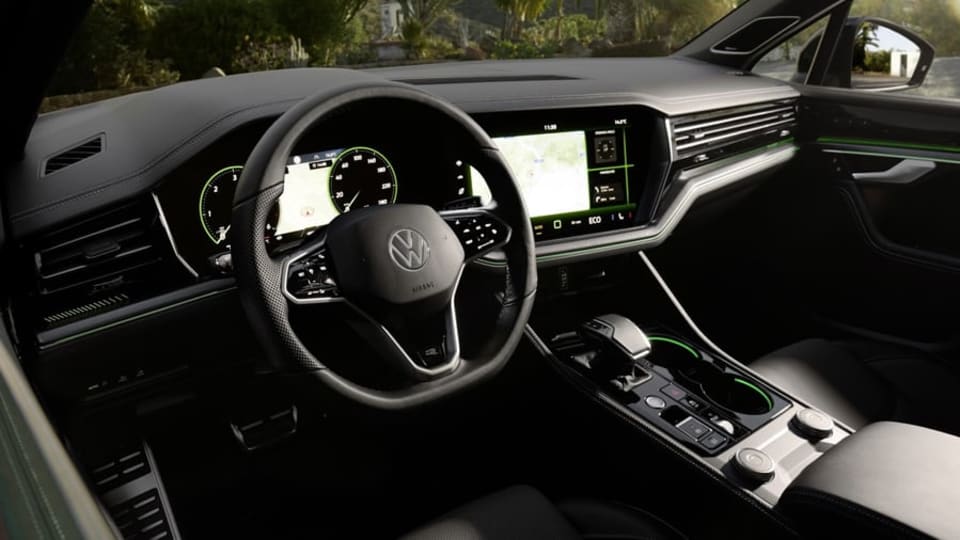 Volkswagen Touareg SUV 3.0 V6 TDI 4Motion 286 Black Edition 5dr Tip ...