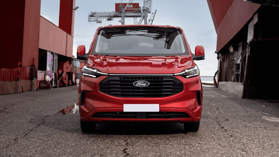 Ford Transit Custom Medium Van 320 L1 FWD 2.5 PHEV 227ps H1 Van Limited Auto Lease - Select Van ...