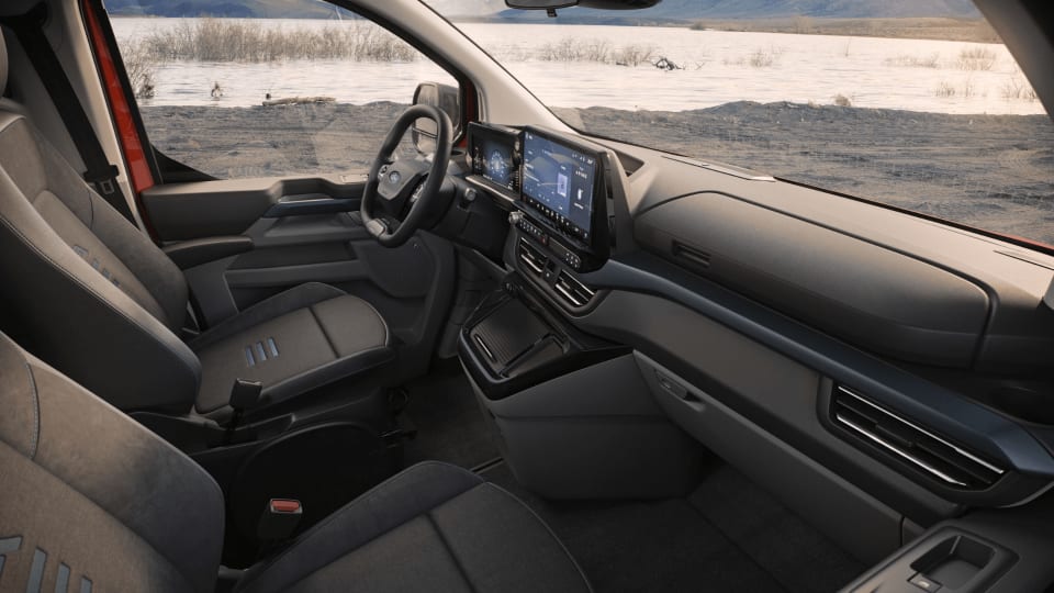 Ford Tourneo Custom Medium Van 340 L1 RWD 160kW 65kWh H1 Titanium X ...